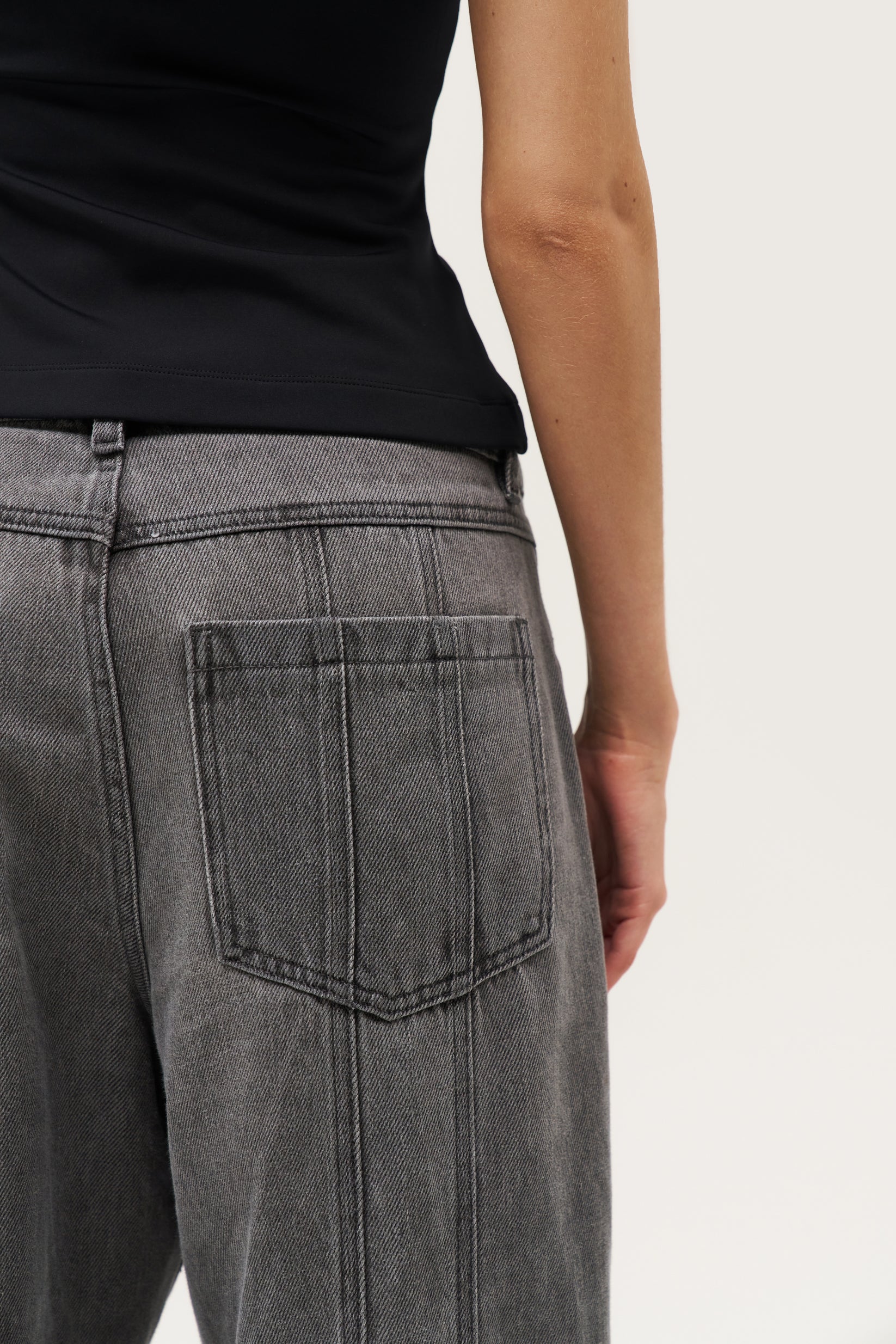 Seam Detail Boyfriend Jeans - Grey – Maebe