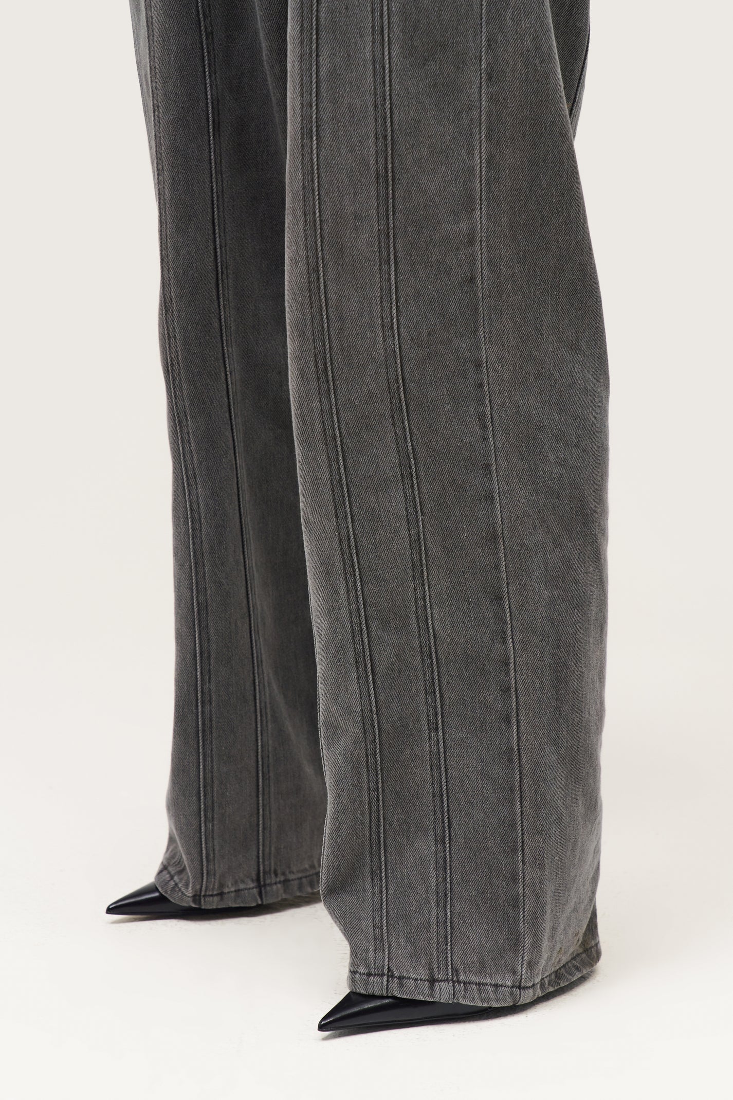 Seam Detail Boyfriend Jeans - Grey – Maebe