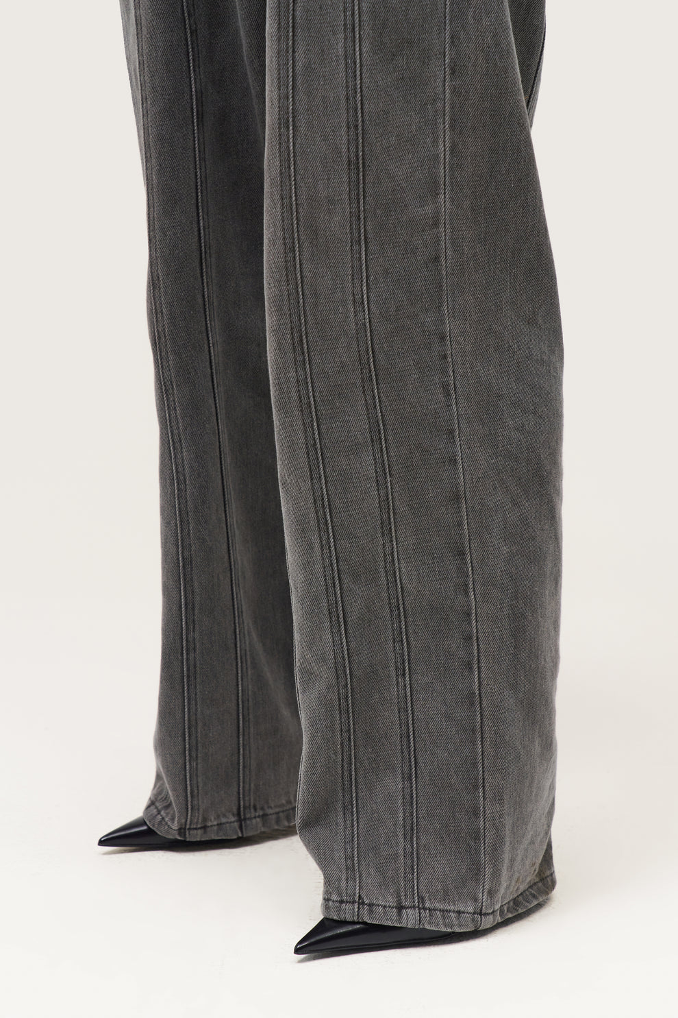 Seam Detail Boyfriend Jeans - Grey – Maebe